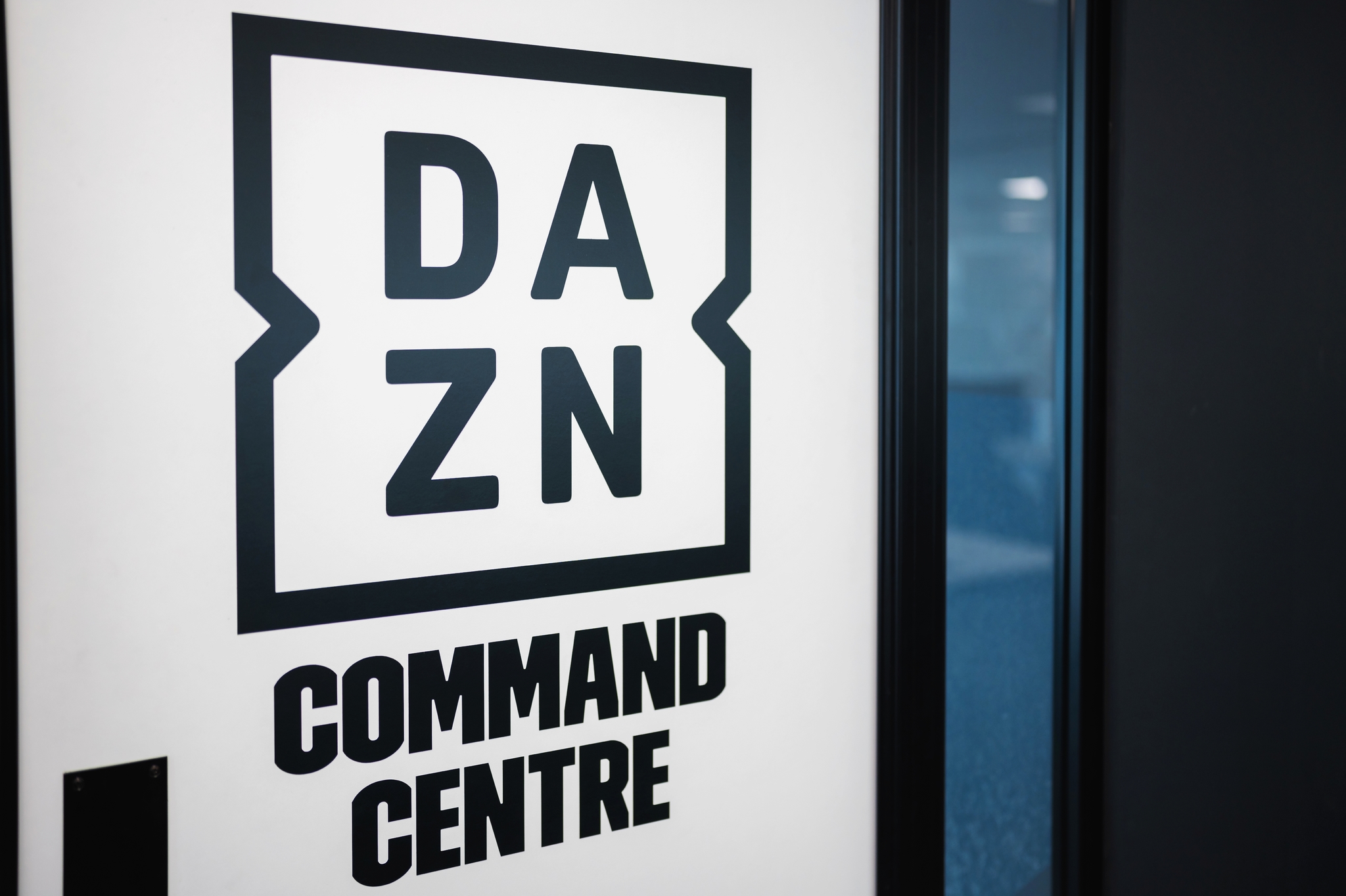 Apuestas, entradas, camisetas... así quiere Dazn convertirse en una ...