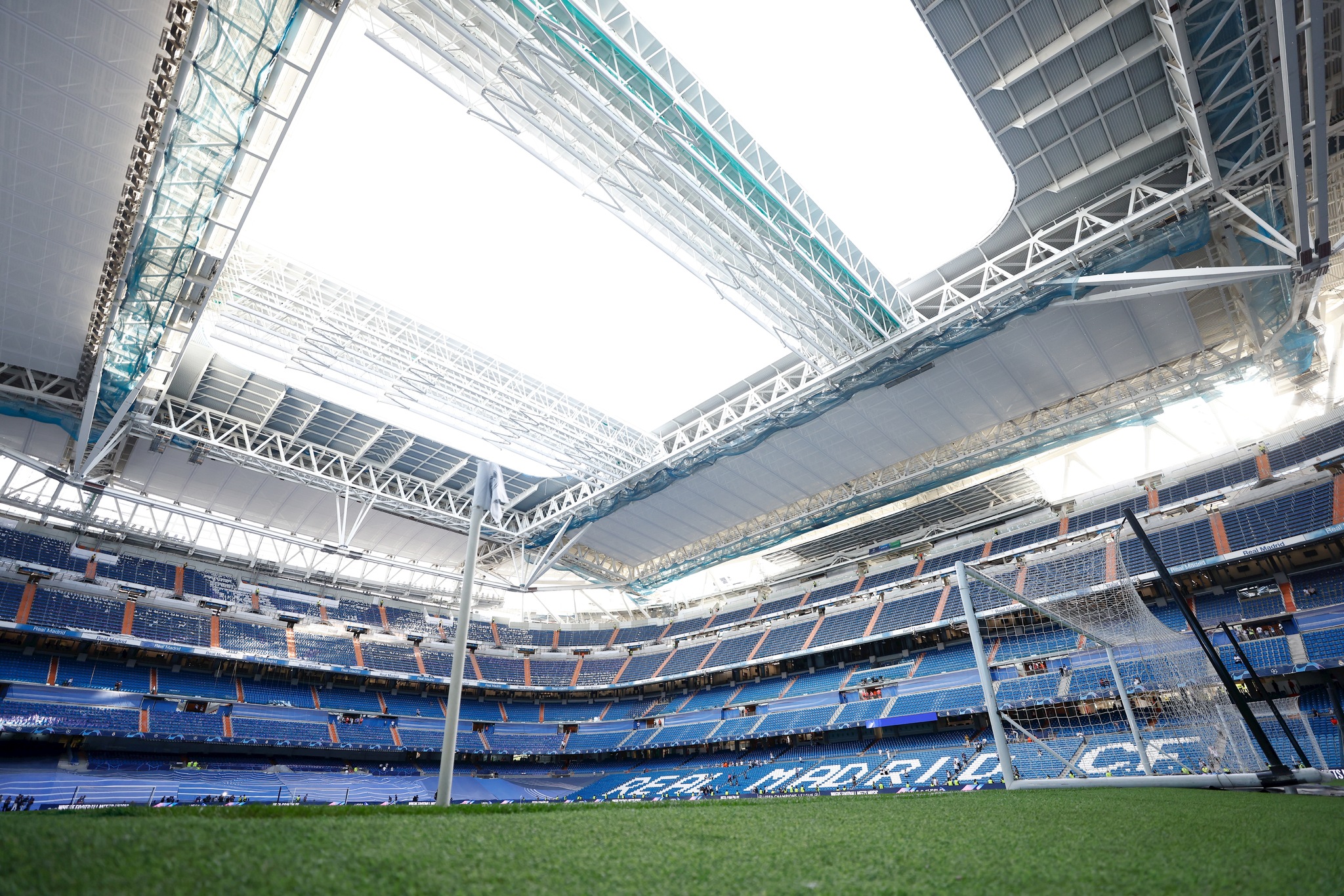 El Santiago Bernabéu, construido por FCC, elegido el mejor estadio del ...
