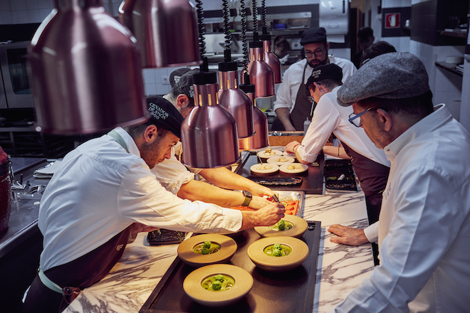 En este tres estrellas Michelin los restos del pan se convierten en una ...