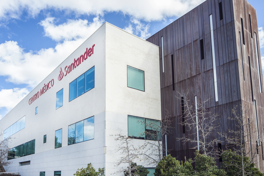 Santander reorganiza sus sedes en España y devalúa las antiguas ...