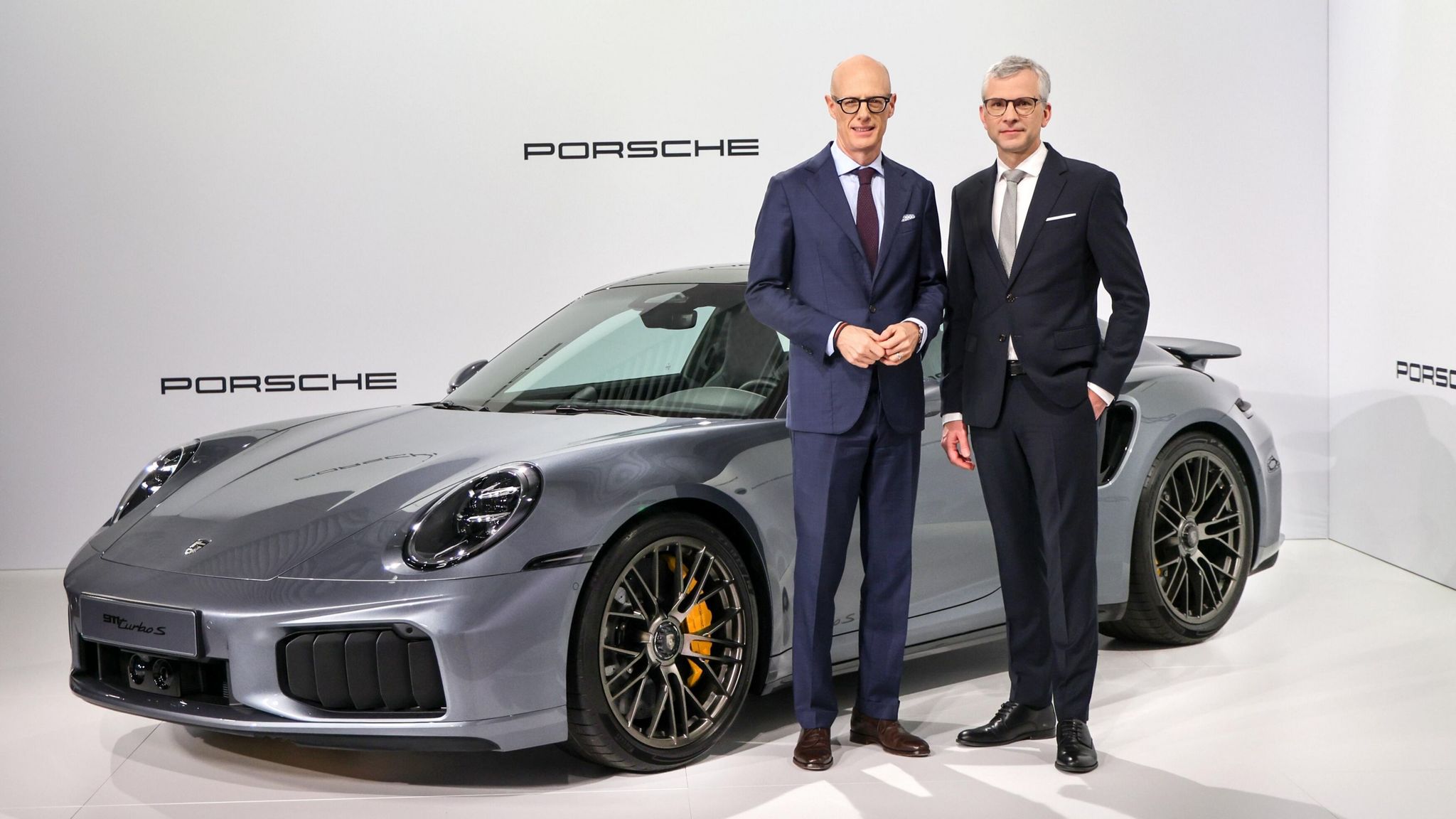 Porsche hunde su beneficio por el paso atrás en eléctricos, los ...